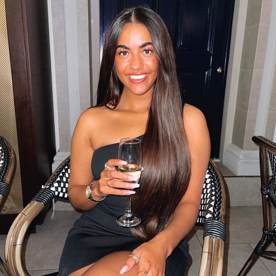 KCLR Live: Behind The Smiles: Chloe Opens Up About Her Mental Health
