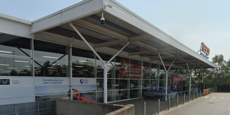 Burglary at Tesco supermarket Tullow - witnesses urged to contact Gardai